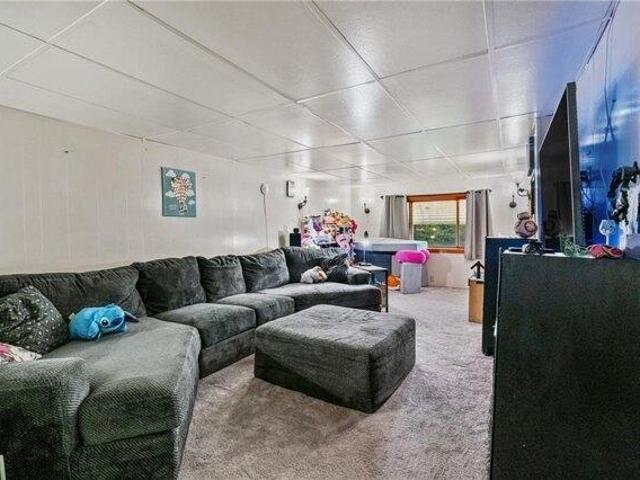 2 bedroom, Pitcairn PA 15140 104905680