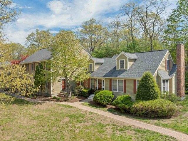 2 bedroom, Plaistow NH 03865 LS102561538