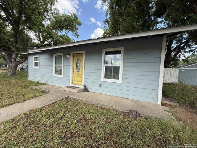 2 bedroom, Pleasanton TX 78064 94142032
