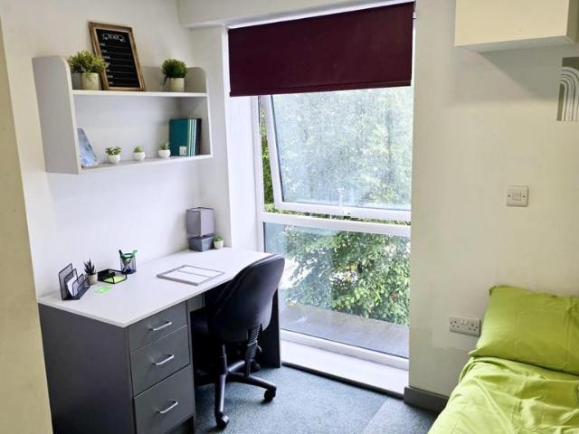 2 bedroom private halls to rent