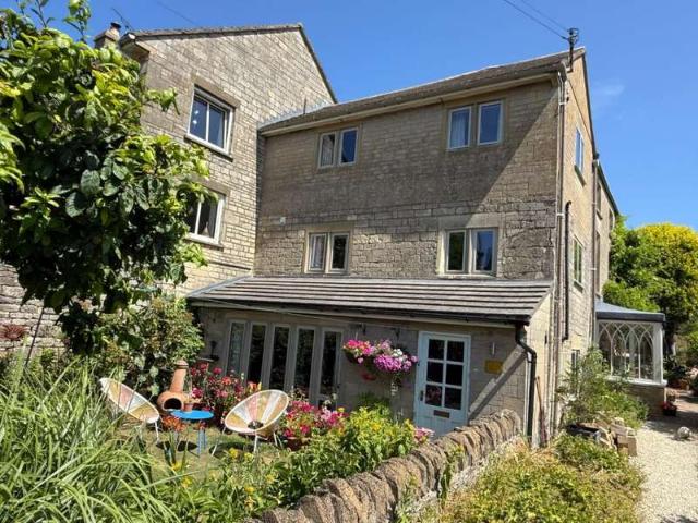 2 Bedroom Property