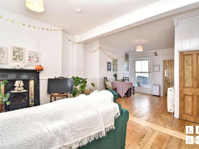 2 Bedroom Property