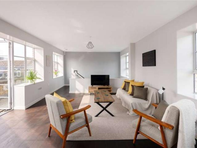 2 Bedroom Property