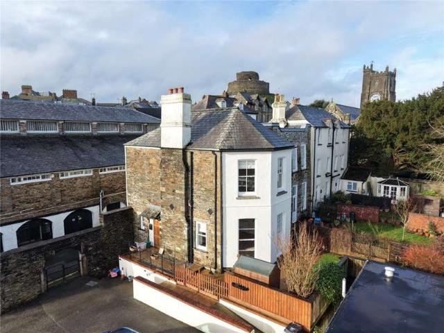 2 Bedroom Property