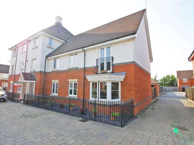 2 Bedroom Apartment Flat