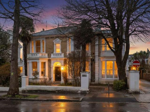 2 Bedroom Property