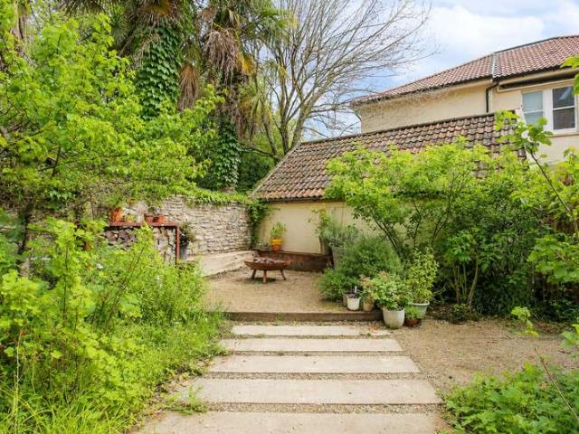 2 Bedroom Property