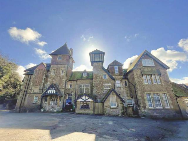 2 Bedroom Property