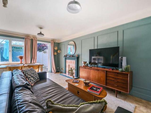 2 Bedroom Property