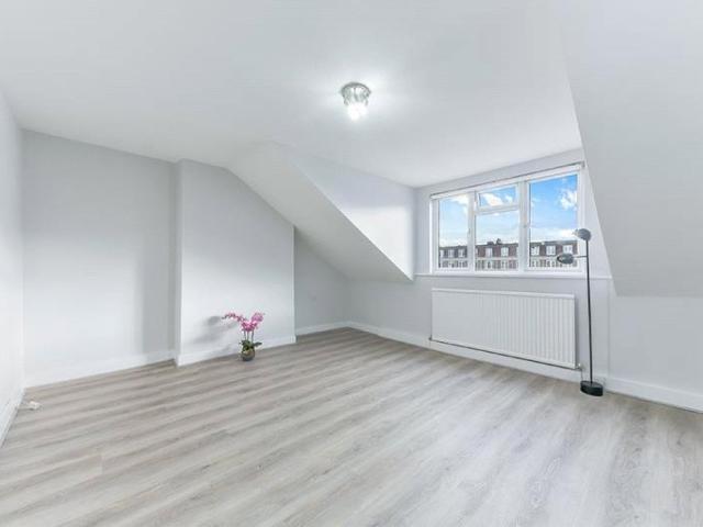 2 bedroom Property