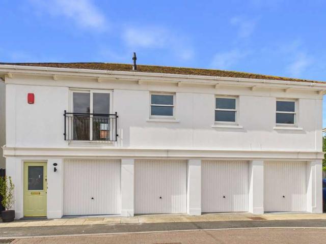 2 Bedroom Property