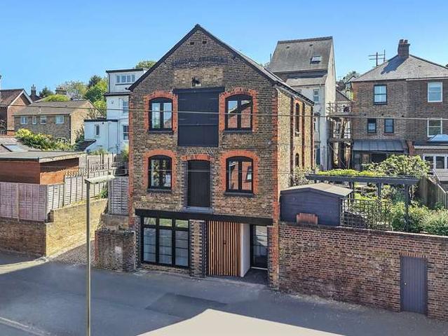 2 Bedroom Property