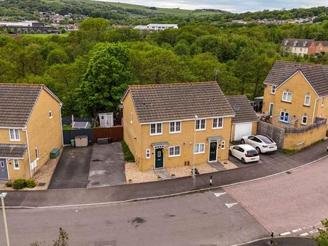 2 Bedroom Property