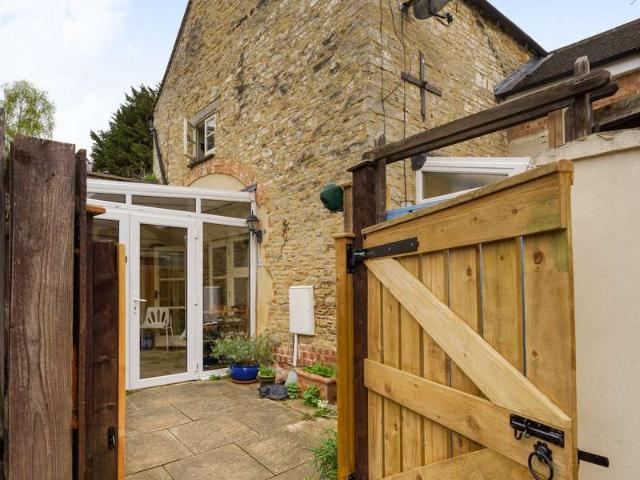 2 Bedroom Property