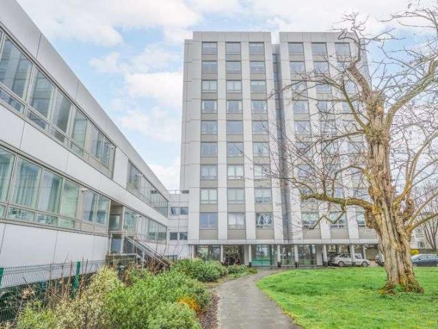 2 Bedroom Property