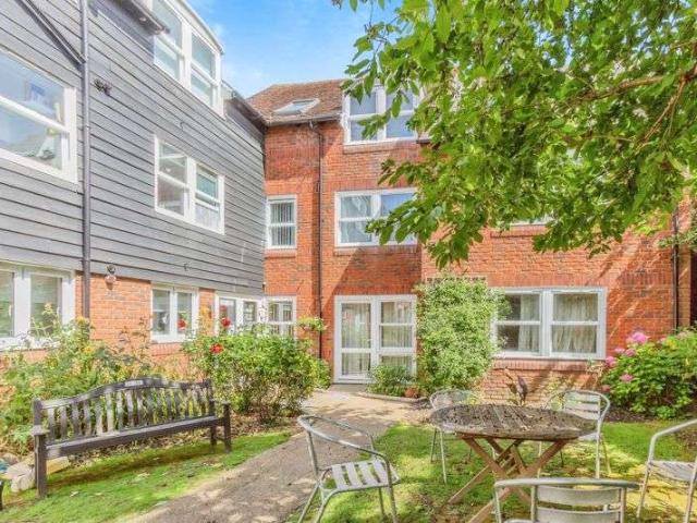 2 Bedroom Property