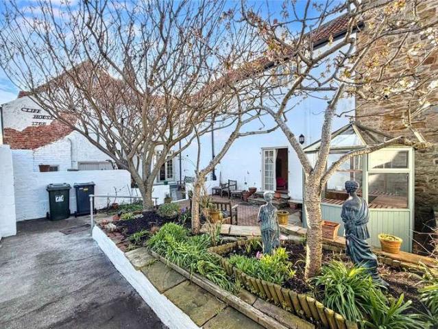 2 Bedroom Property