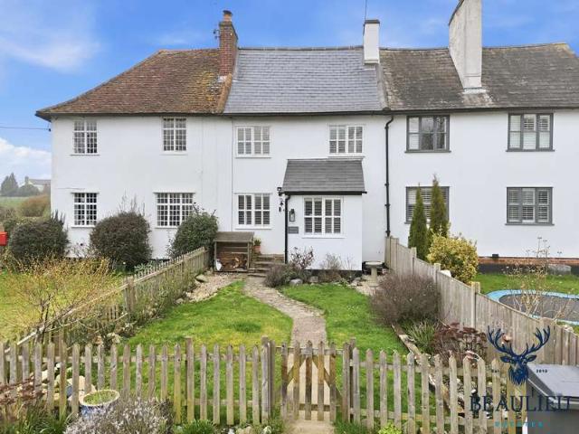 2 Bedroom Cottage House