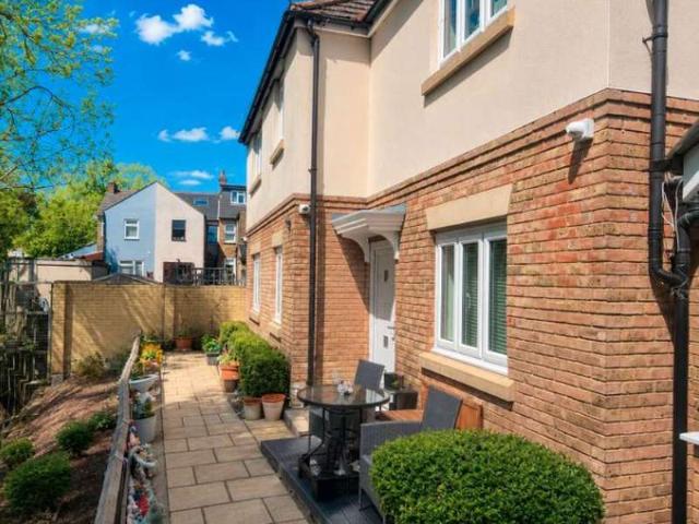 2 Bedroom Property