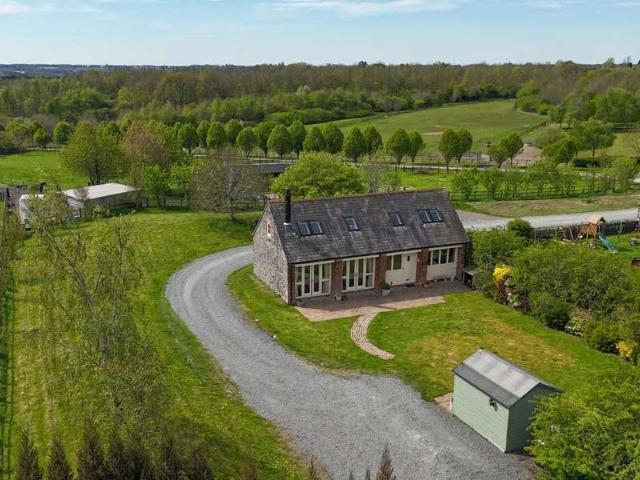 2 Bedroom Detached House