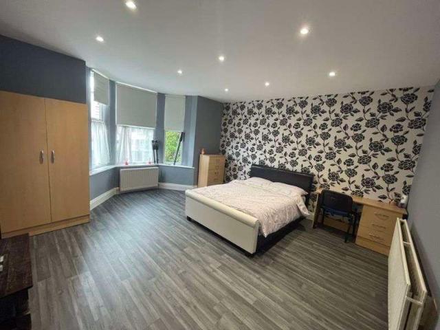 2 Bedroom Property