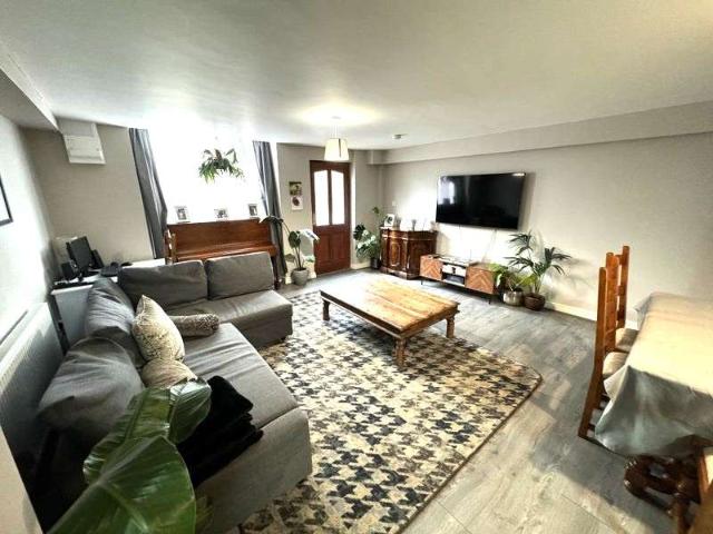 2 Bedroom Property