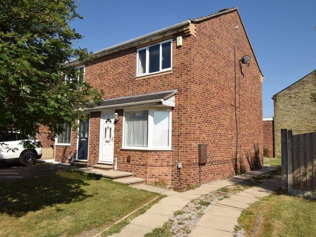 2 Bedroom Property For Rent Ashleigh Gardens, Ossett