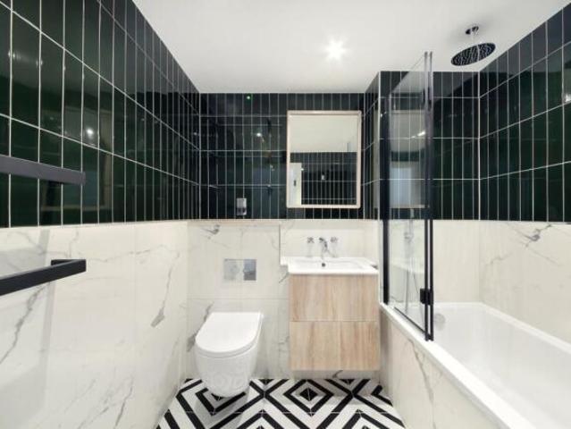 2 bedroom property for rent in 3 Monarch Square, Clapham Junction, SW11