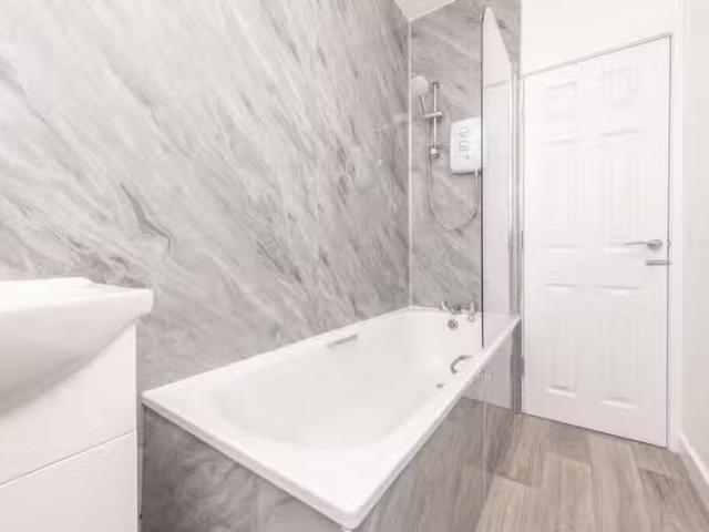 2 bedroom property for rent in Caird Avenue, Dundee, DD3
