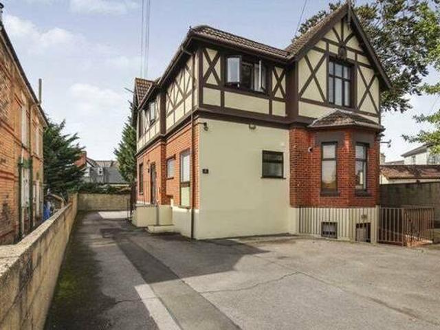 2 bedroom property for rent in Carlton Road Bournemouth BH1