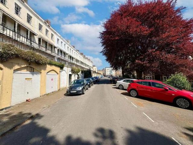 2 bedroom property for rent in Clifton Village, Royal York Crescent, BS8 4JU, BS8