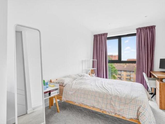 2 bedroom property for rent in Azure Apartments, Dragonfly Walk, N4