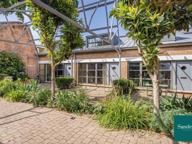 2 bedroom property for rent in Buckingham Road, Hackney, London, N1