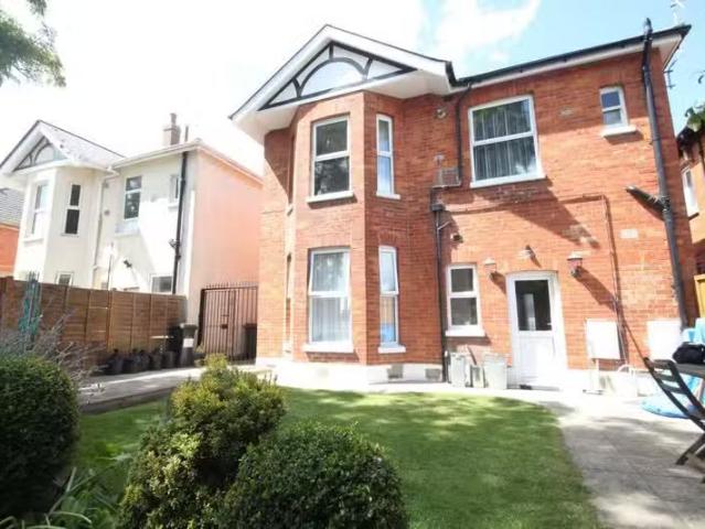 2 bedroom property for rent in Gerald Road, Bournemouth, BH3