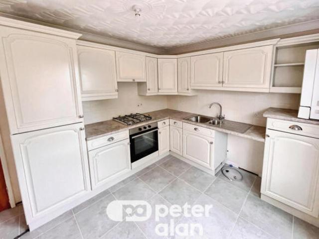 2 bedroom property for rent in De Braose Close, CF5