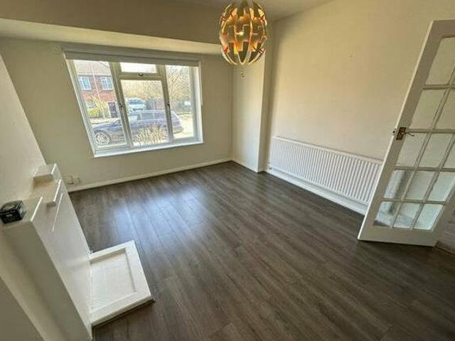 2 bedroom property for rent in Fairmead Crescent Edgware HA8