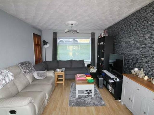 2 bedroom property for rent in Farrow Vale Armley LS12 3SZ LS12