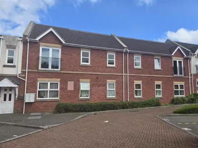 2 bedroom property for rent in Kennington Avenue, Kingswood, B.