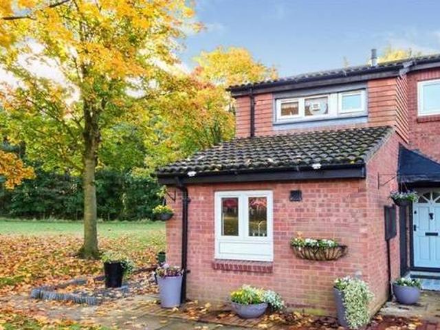 2 bedroom property for rent in Hollis Crescent Strensall York YO32