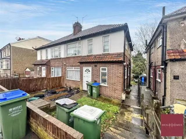 2 bedroom property for rent in Holly Hill Road, Erith, DA8