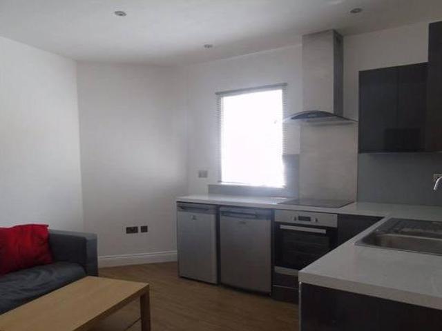 2 bedroom property for rent in Lower Bristol Road P1597 BA2