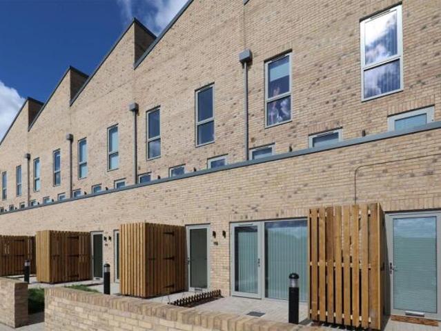 2 bedroom property for rent in Lescar Road, Waverley, S60