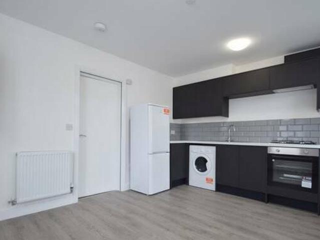 2 bedroom property for rent in MacKintosh Place Flat 2 Roath CF24