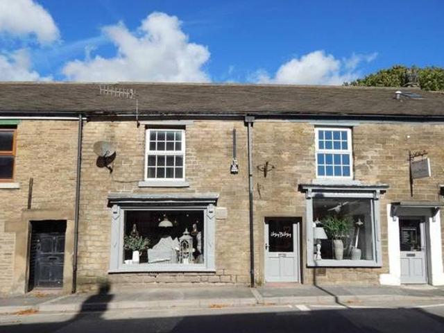 2 bedroom property for rent in Market Street ChapelEnLeFrith SK23