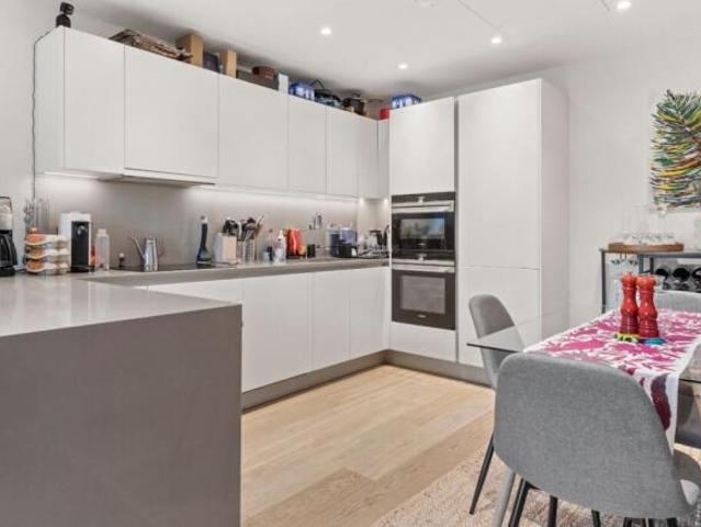 2 bedroom property for rent in Sophora House, 342 Queenstown Road, SW11