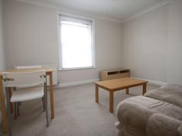 2 bedroom property for rent in Student Apartment, Bournemouth.