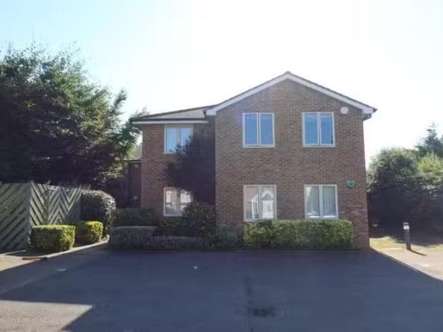 2 bedroom property for rent in Sunningdale Court, Wrothem Road.