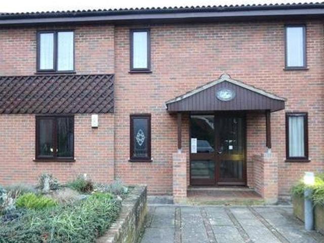 2 bedroom property for rent in Peri Ct St Mildreds Plac E Canterbury CT1