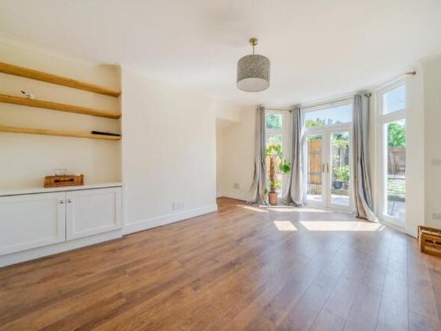 2 bedroom property for rent in Wyneham Road, London, SE24