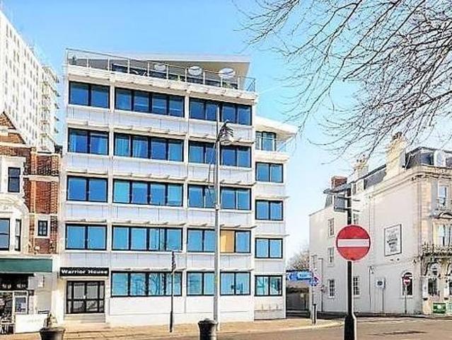 2 bedroom property for rent in The Hard Portsmouth PO1